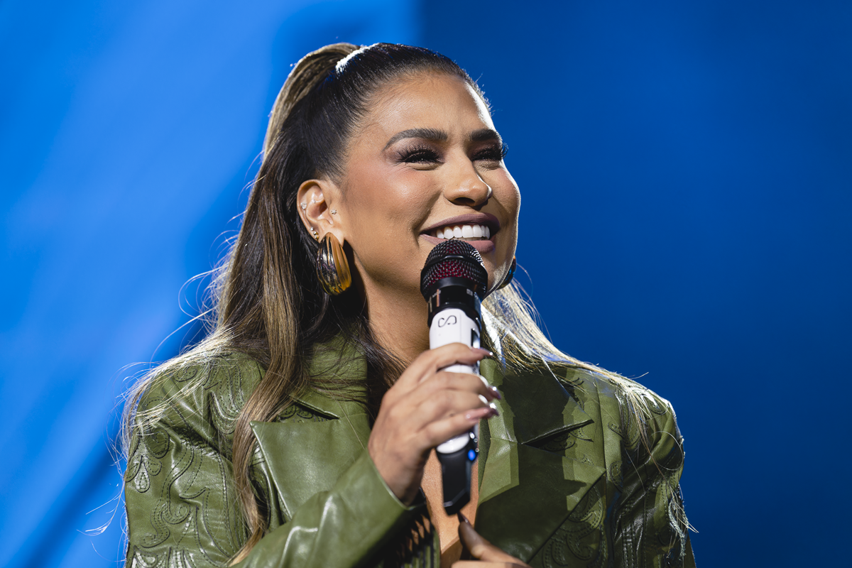 Simone Mendes lança faixa do DVD Cantando Sua História 2