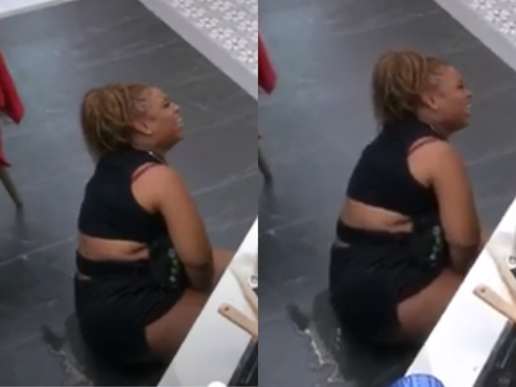 Sister tem crise de riso e faz xixi no chão da cozinha